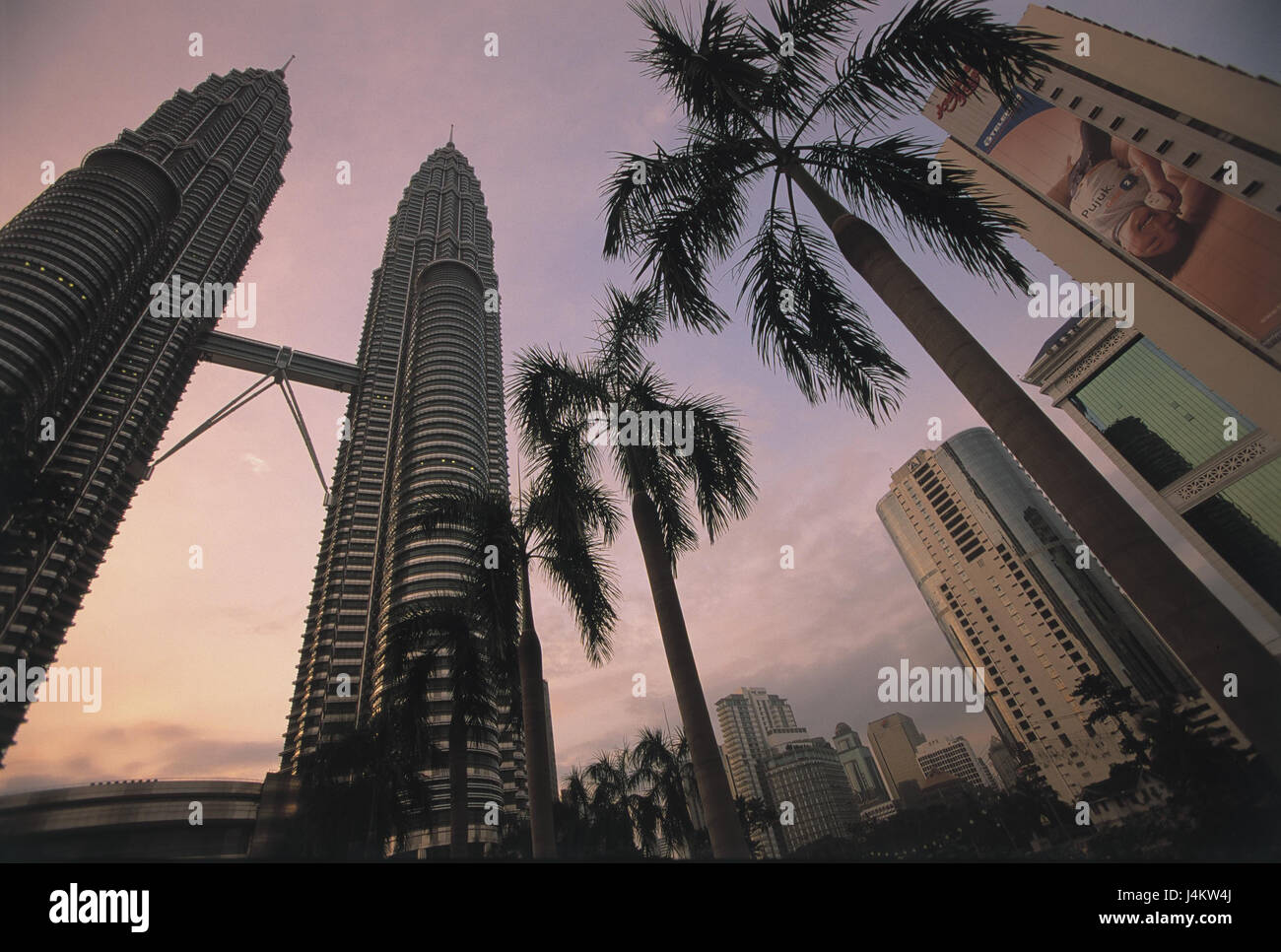 Malaysia, Kuala Lumpur, town view, Petronas Twin of Tower, from below ...