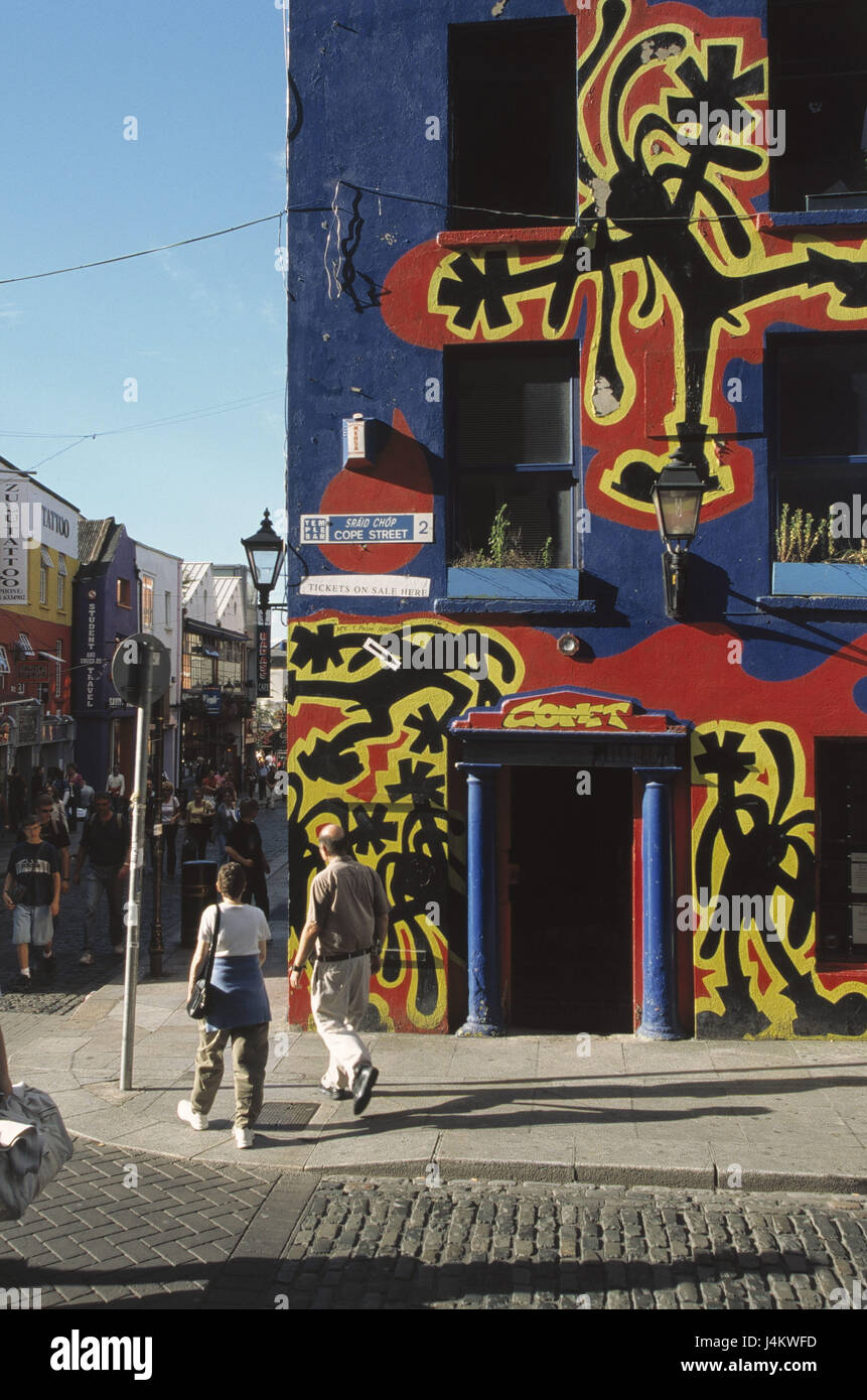Graffiti dublin temple bar hi-res stock photography and images - Alamy