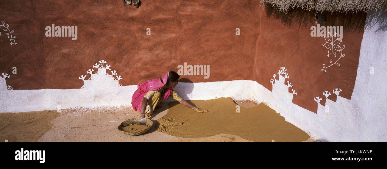 India, Rajasthan, mucky construction, woman, floor, work no model ...