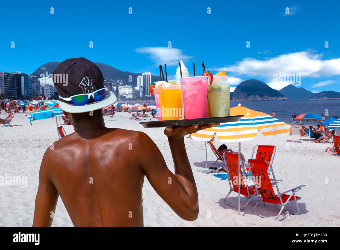 Man serving drinks hi-res stock photography and images - Alamy
