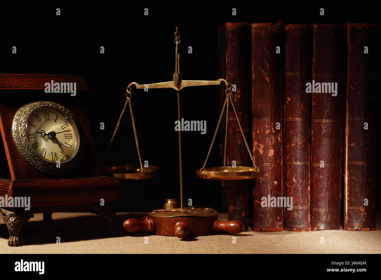 Feather balance scales hi-res stock photography and images - Alamy
