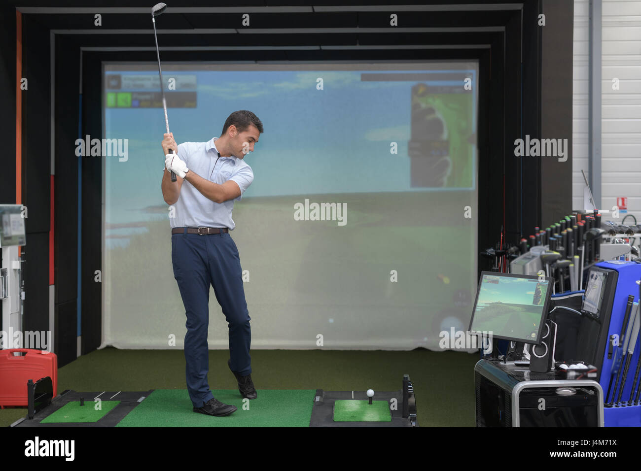 Simulation golf hi-res stock photography and images - Alamy