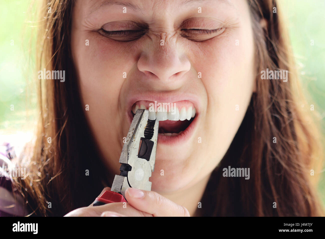 Tooth extraction hi-res stock photography and images - Alamy
