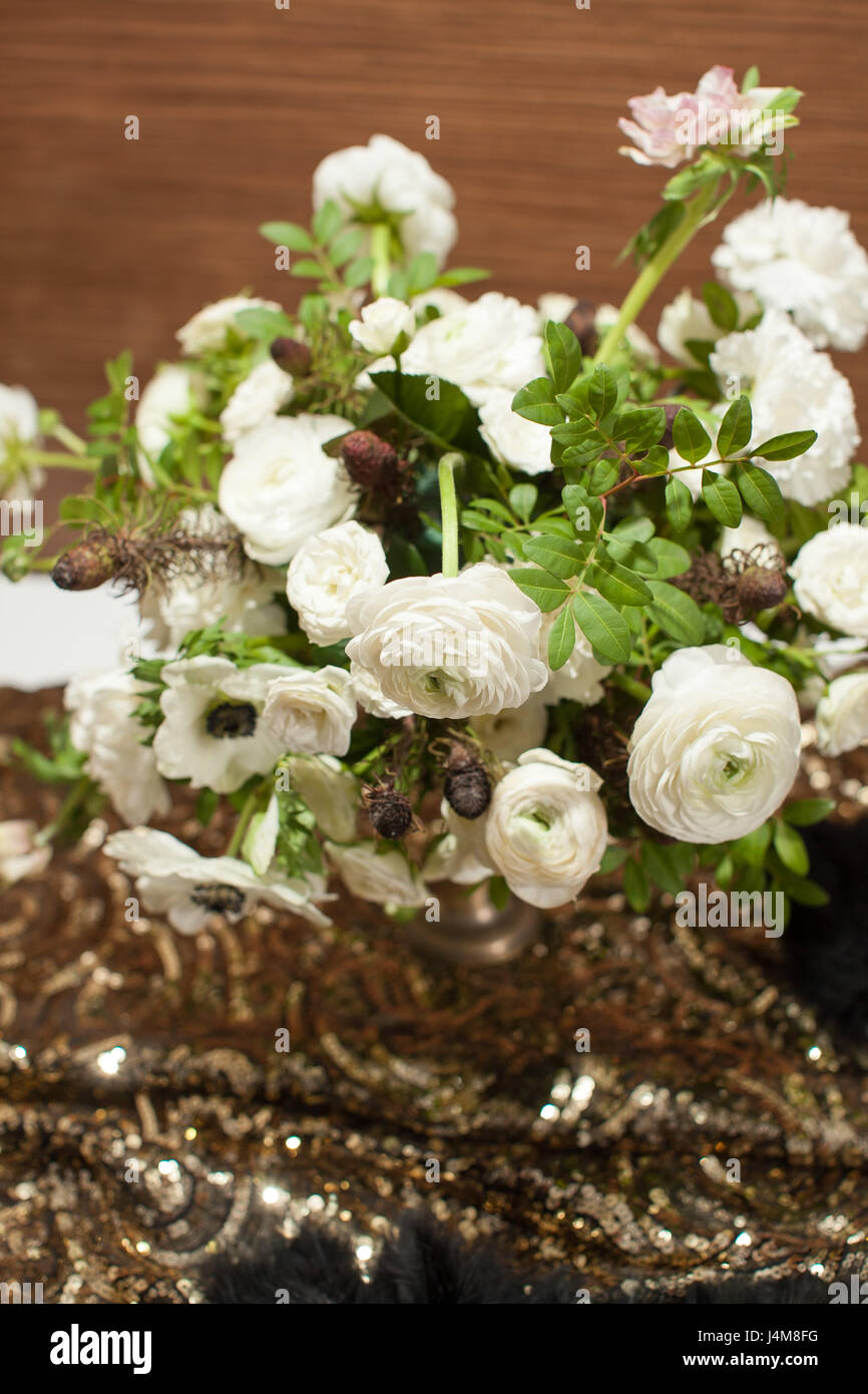 Flower composition. fine bouquet of flowers Stock Photo - Alamy