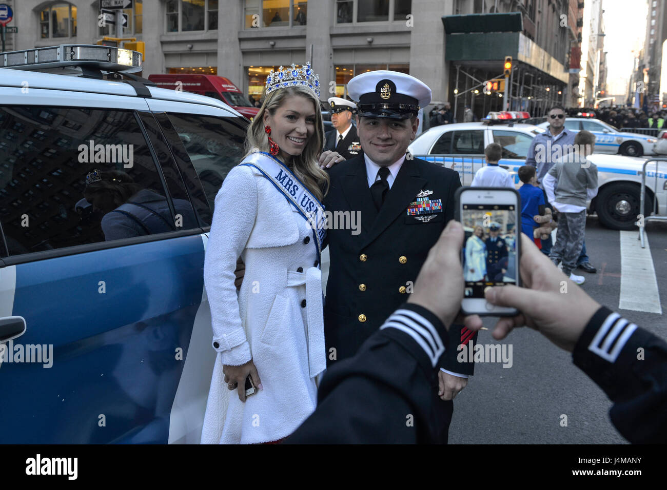 NEW YORK (Nov. 11, 2016)- Chief Michael Lantron, a Sailor assigned to ...