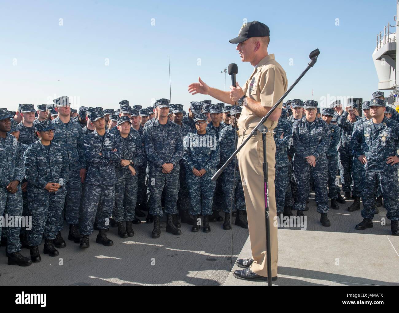 Master chief petty officer of the navy mcpon steven giordano hi-res ...
