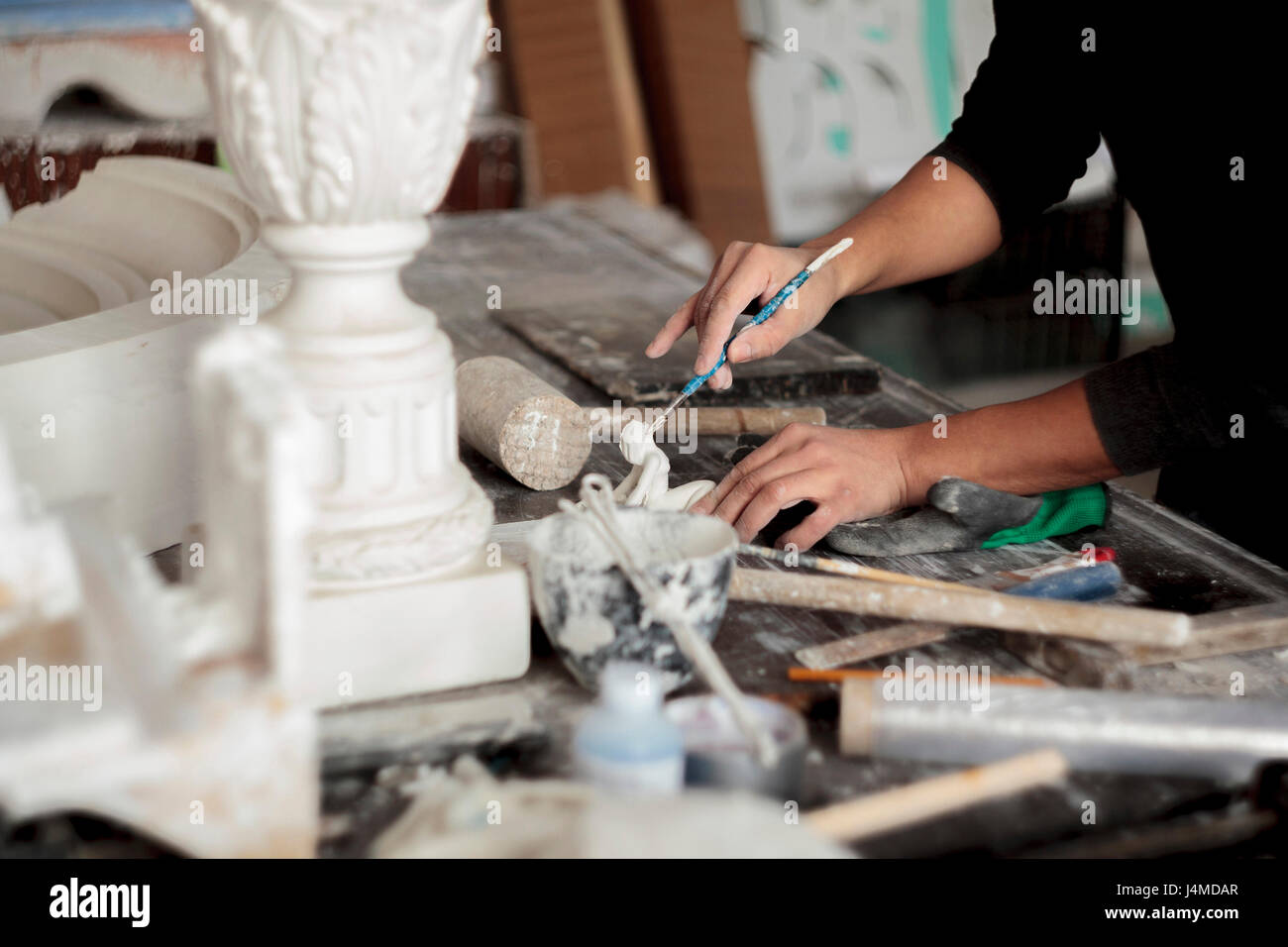 Sculpting hi-res stock photography and images - Alamy