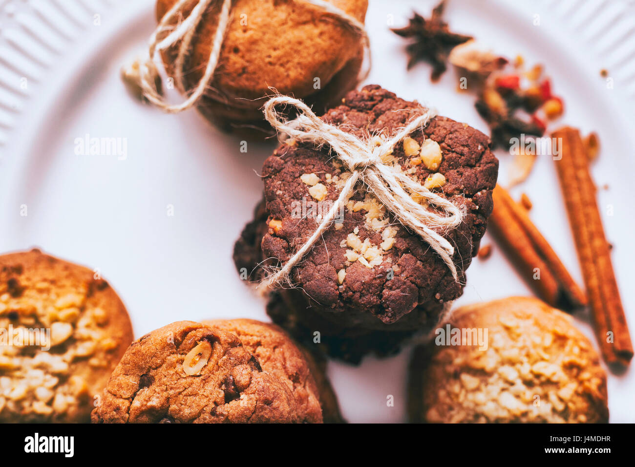 Tied with string hi-res stock photography and images - Alamy