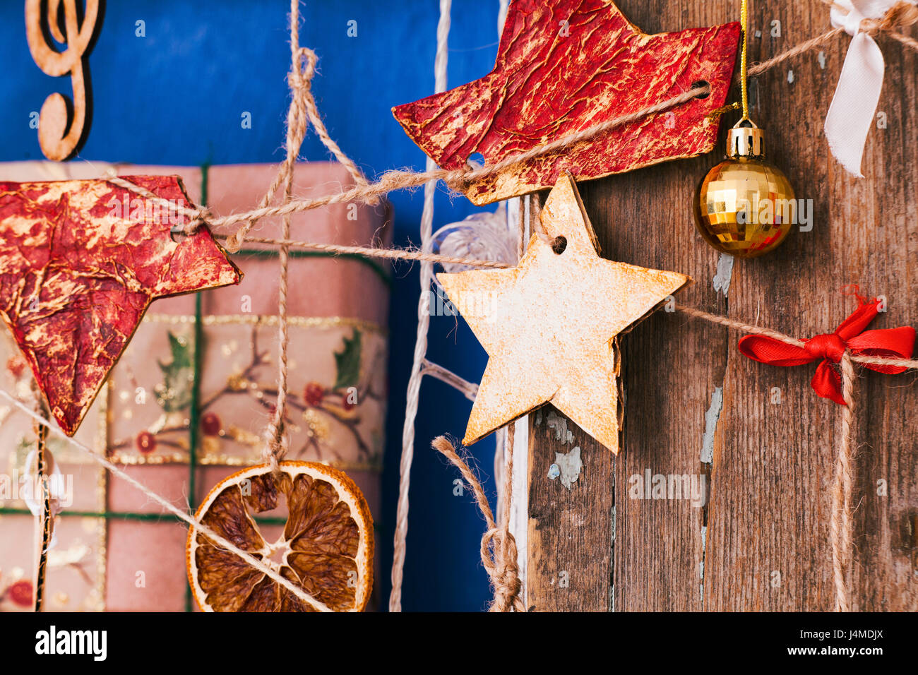 Hanging container hi-res stock photography and images - Alamy