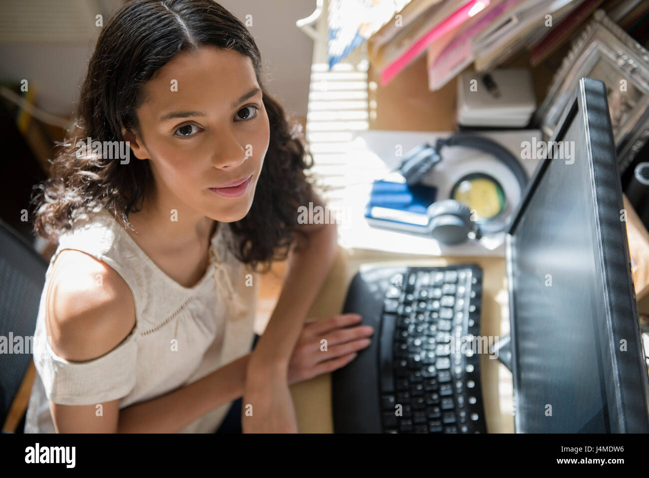 Close up hispanic woman hi-res stock photography and images - Alamy