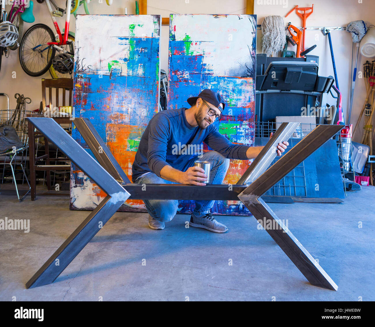 Crouching Men Sculpture High Resolution Stock Photography and Images ...