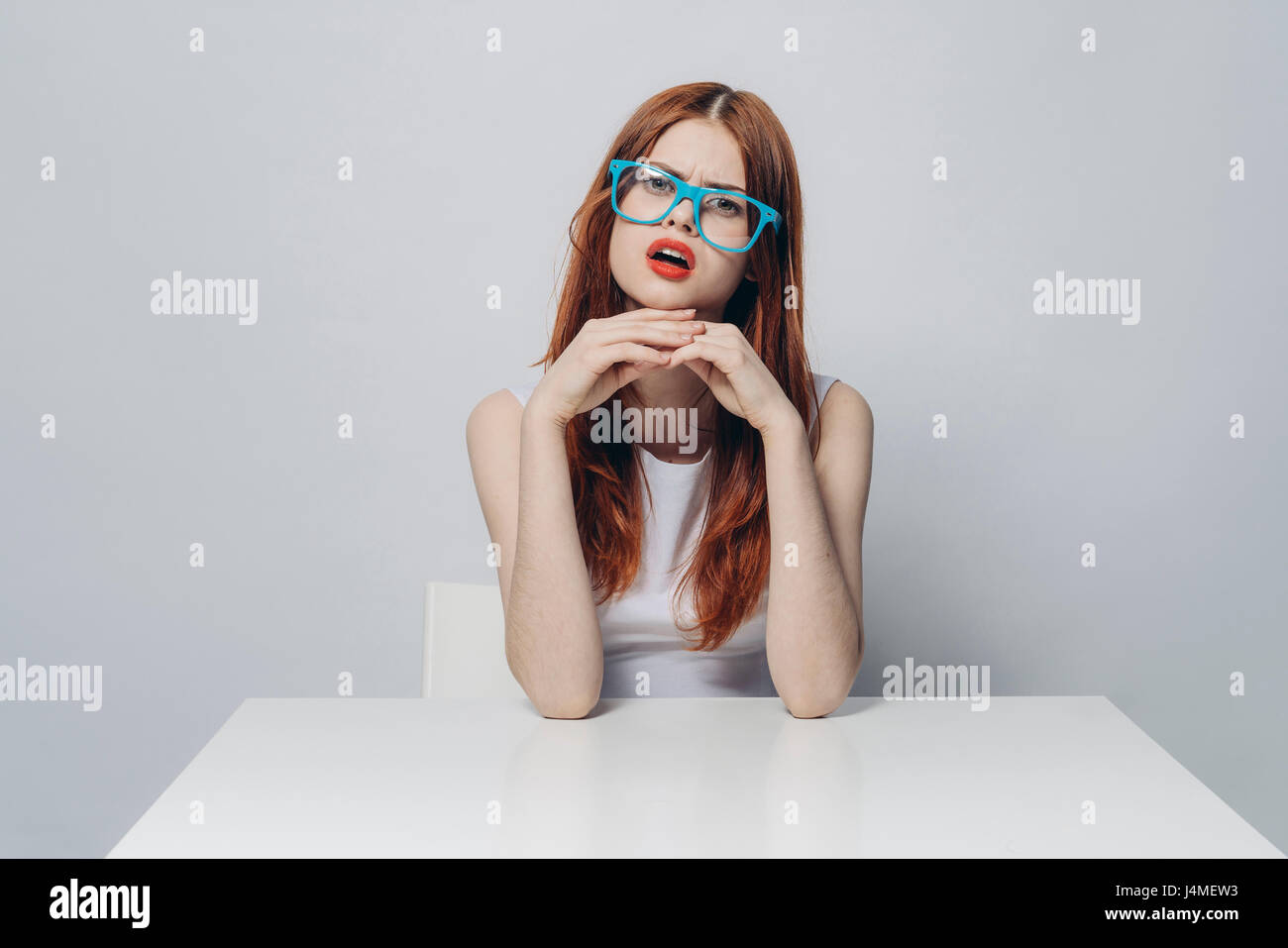 Woman hands eyeglasses hi-res stock photography and images - Alamy