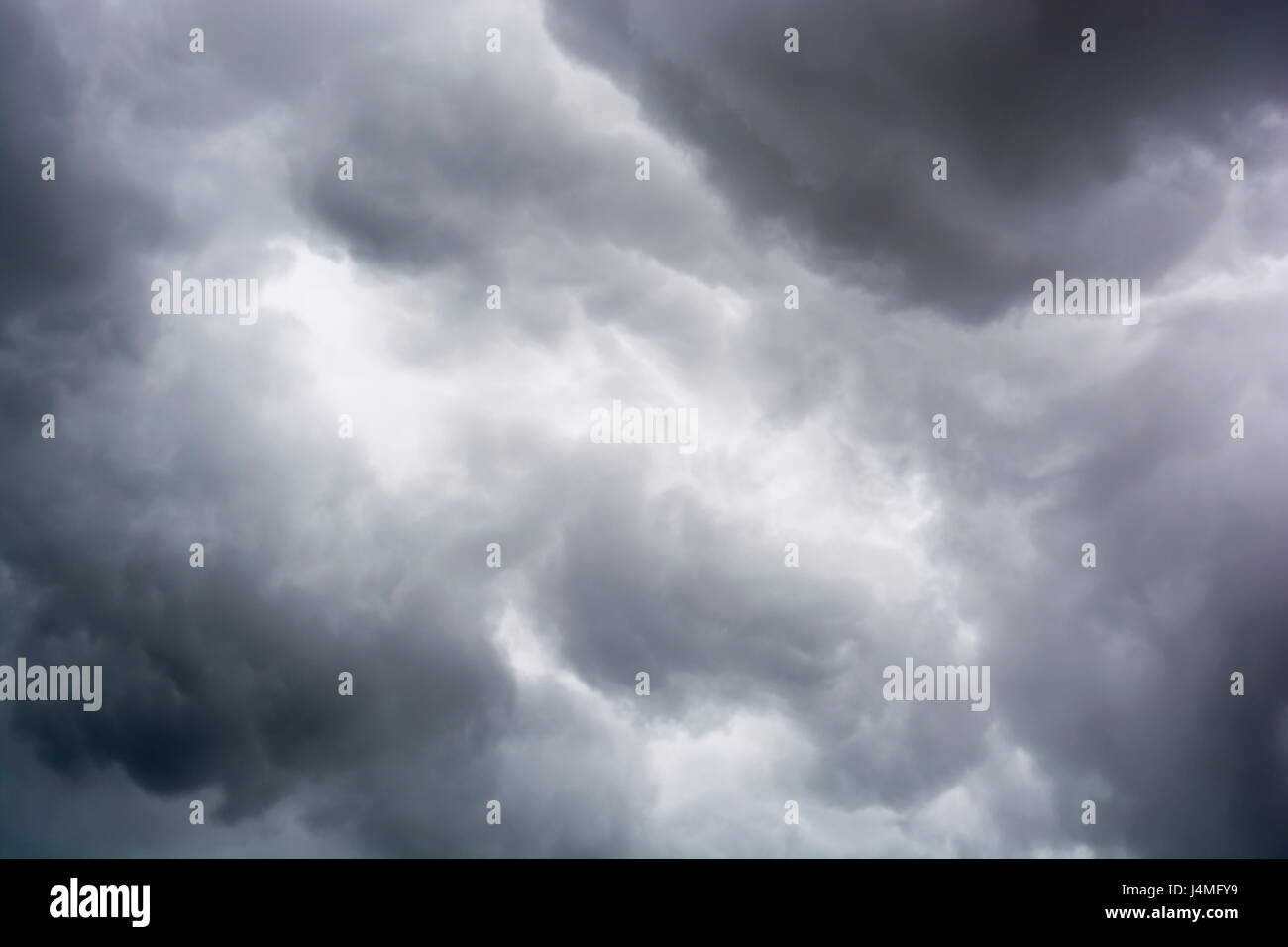 Cloudy grey gray sky hi-res stock photography and images - Alamy