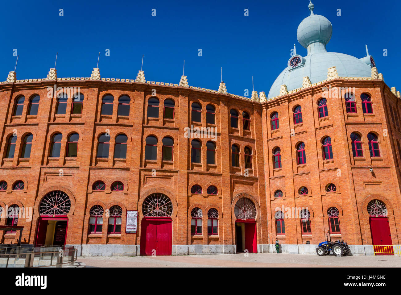 Camp Pequeno bullfighting ring in Lisbon, Portugal Stock Photo - Alamy