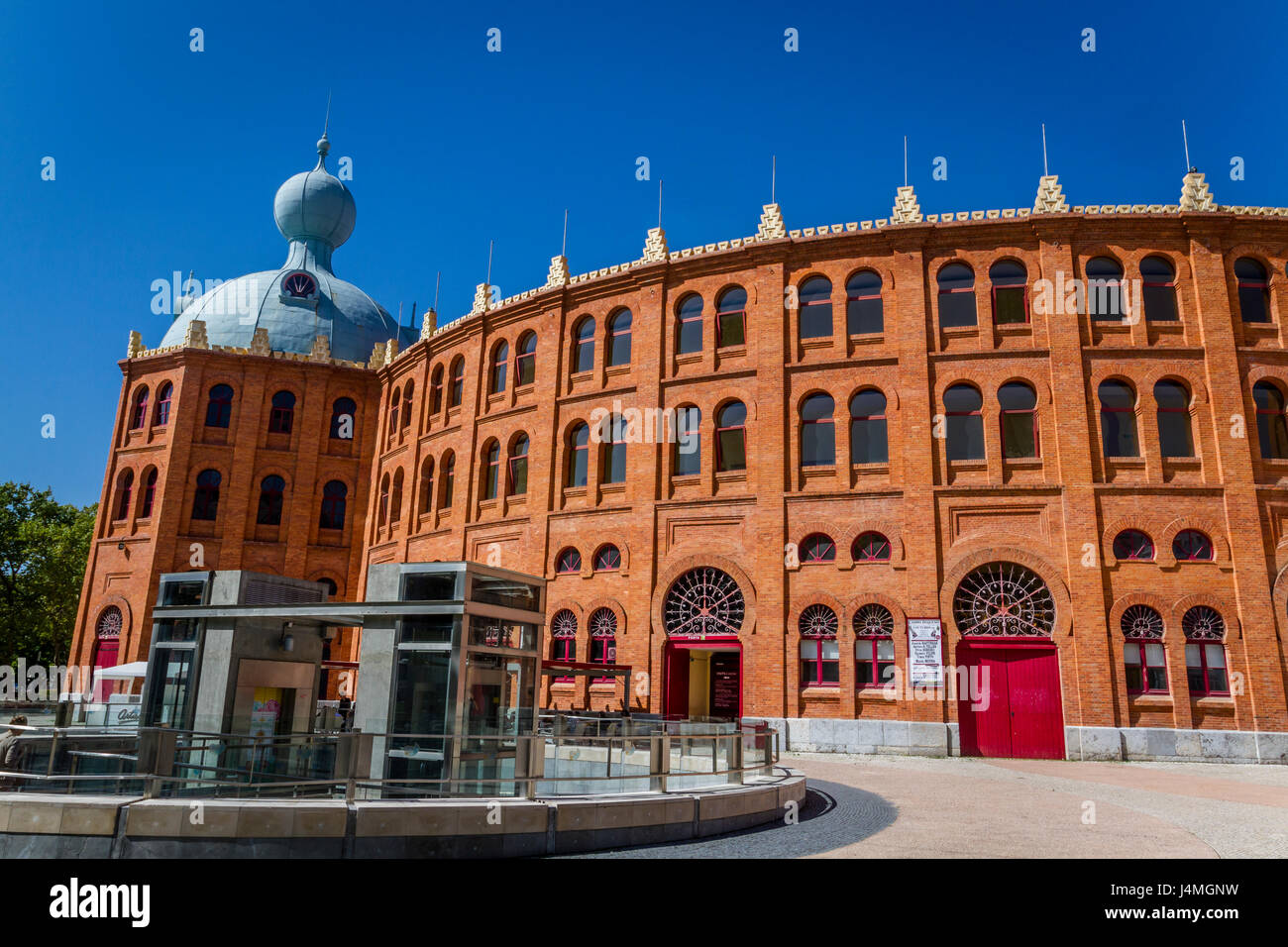Camp Pequeno bullfighting ring in Lisbon, Portugal Stock Photo - Alamy