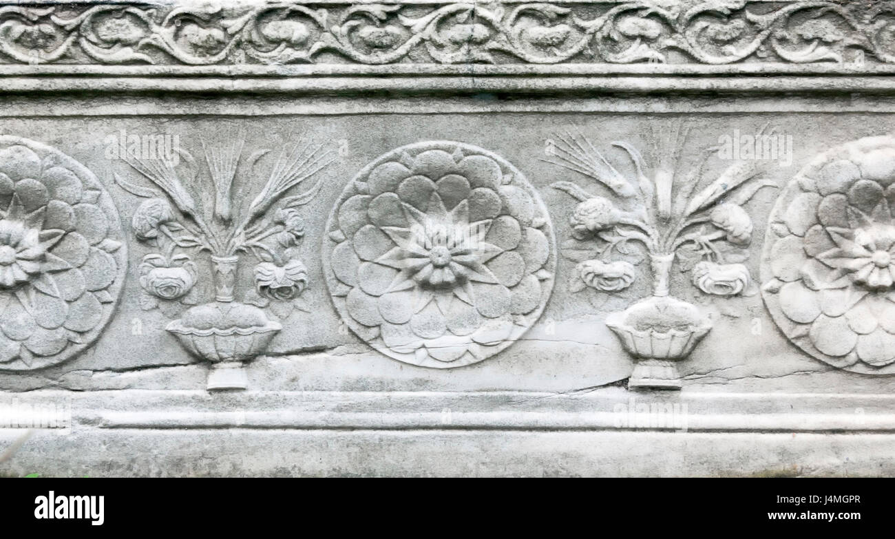 Gothic style fashion group hi-res stock photography and images - Alamy