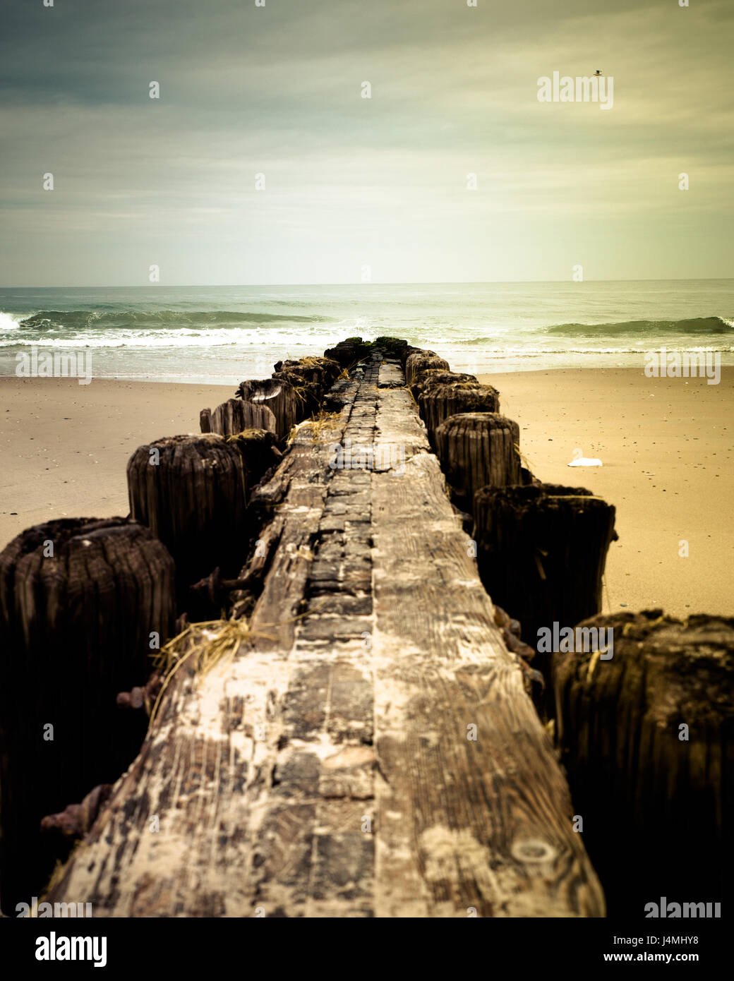 Ocean poles hi-res stock photography and images - Alamy