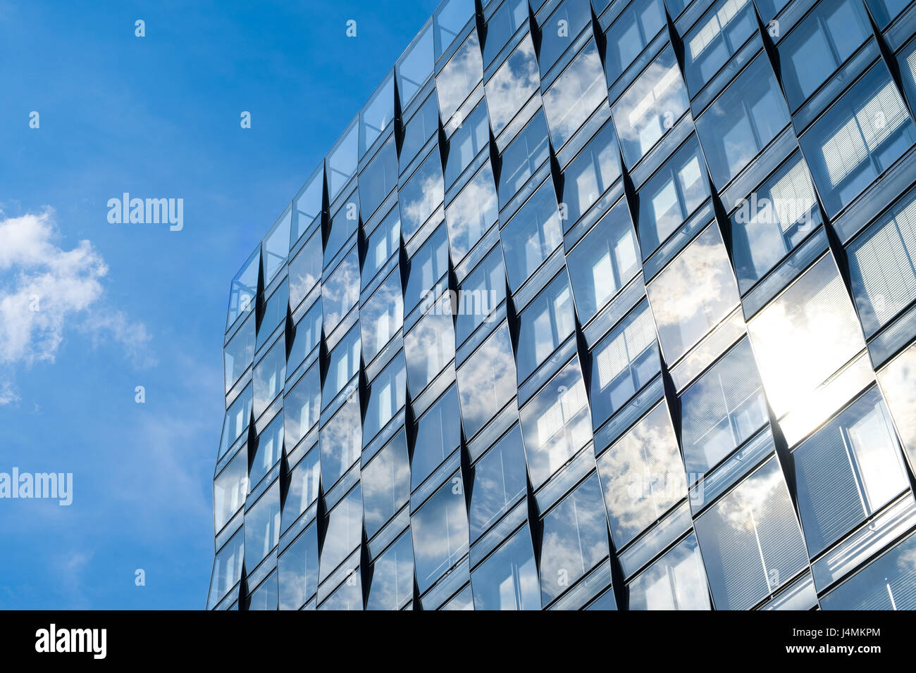 Modern sky light architecture hi-res stock photography and images - Alamy