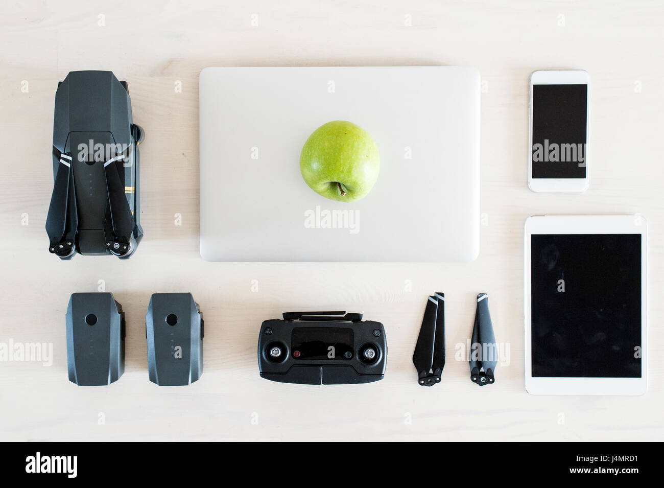 Photographic equipment, Laptop, tablet, telephone, drone, controller ...