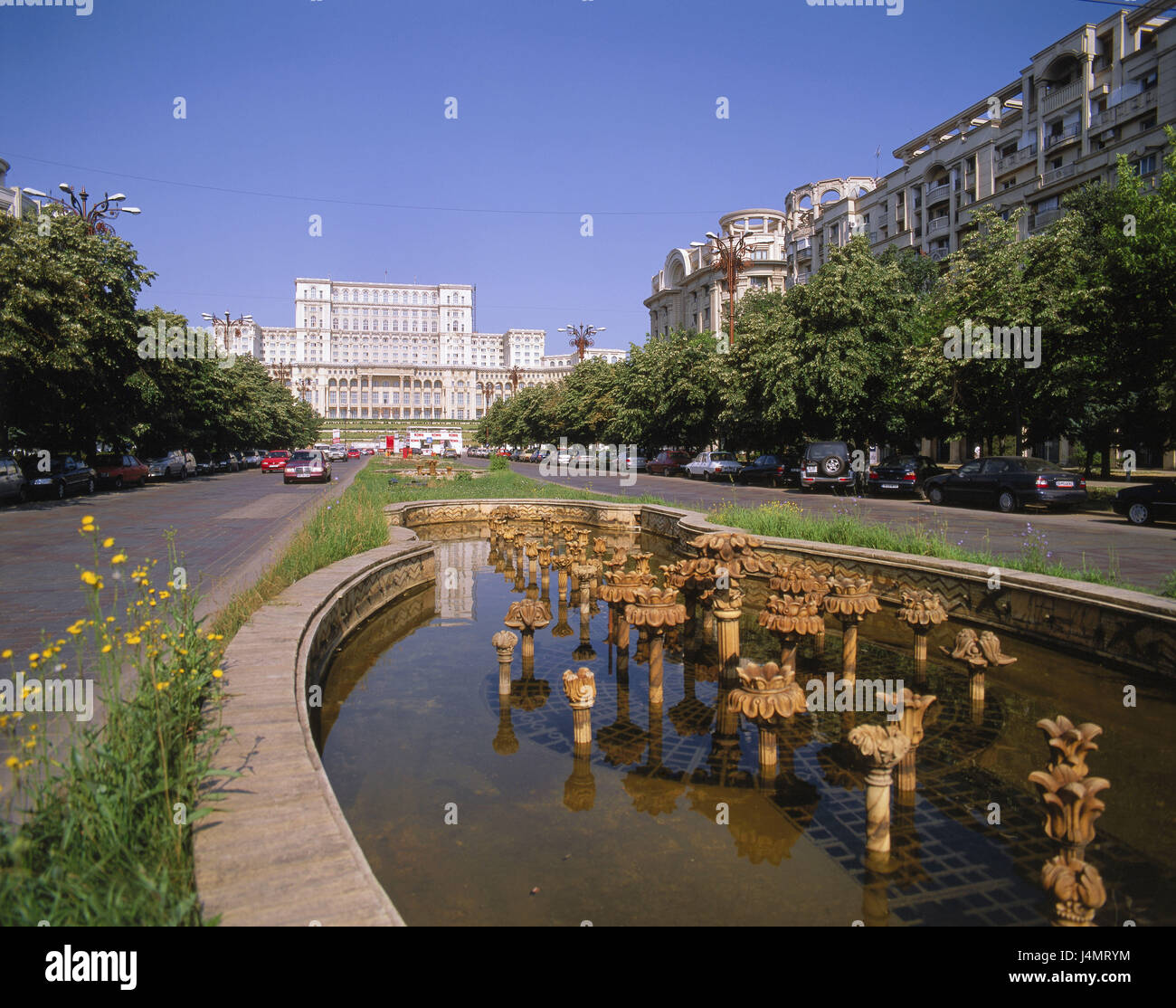 Romania, Bucharest, boulevard, Unirii, traffic island, fountain, view ...