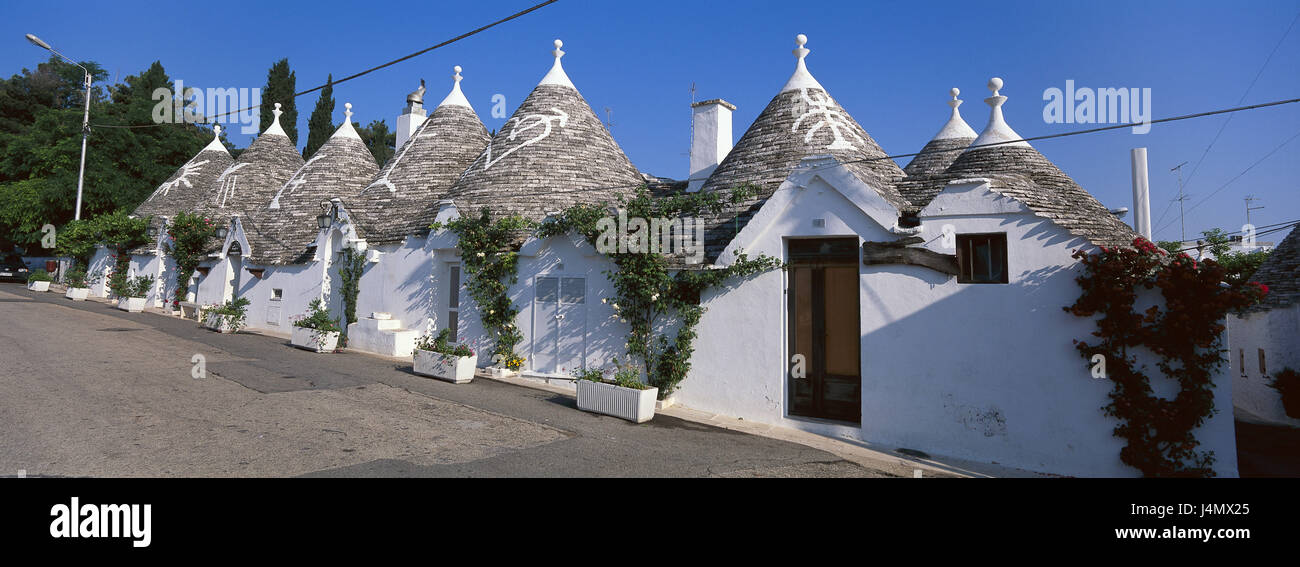 Italy, Apulia, Alberobello, round houses, 'Trullis' Europe, Puglia ...