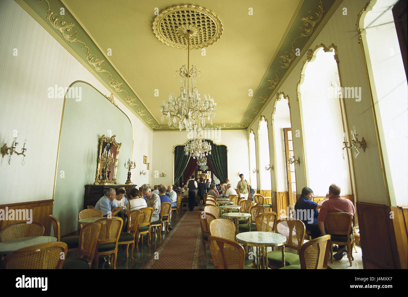 Cafe gerbeaud confectionery hi-res stock photography and images - Alamy