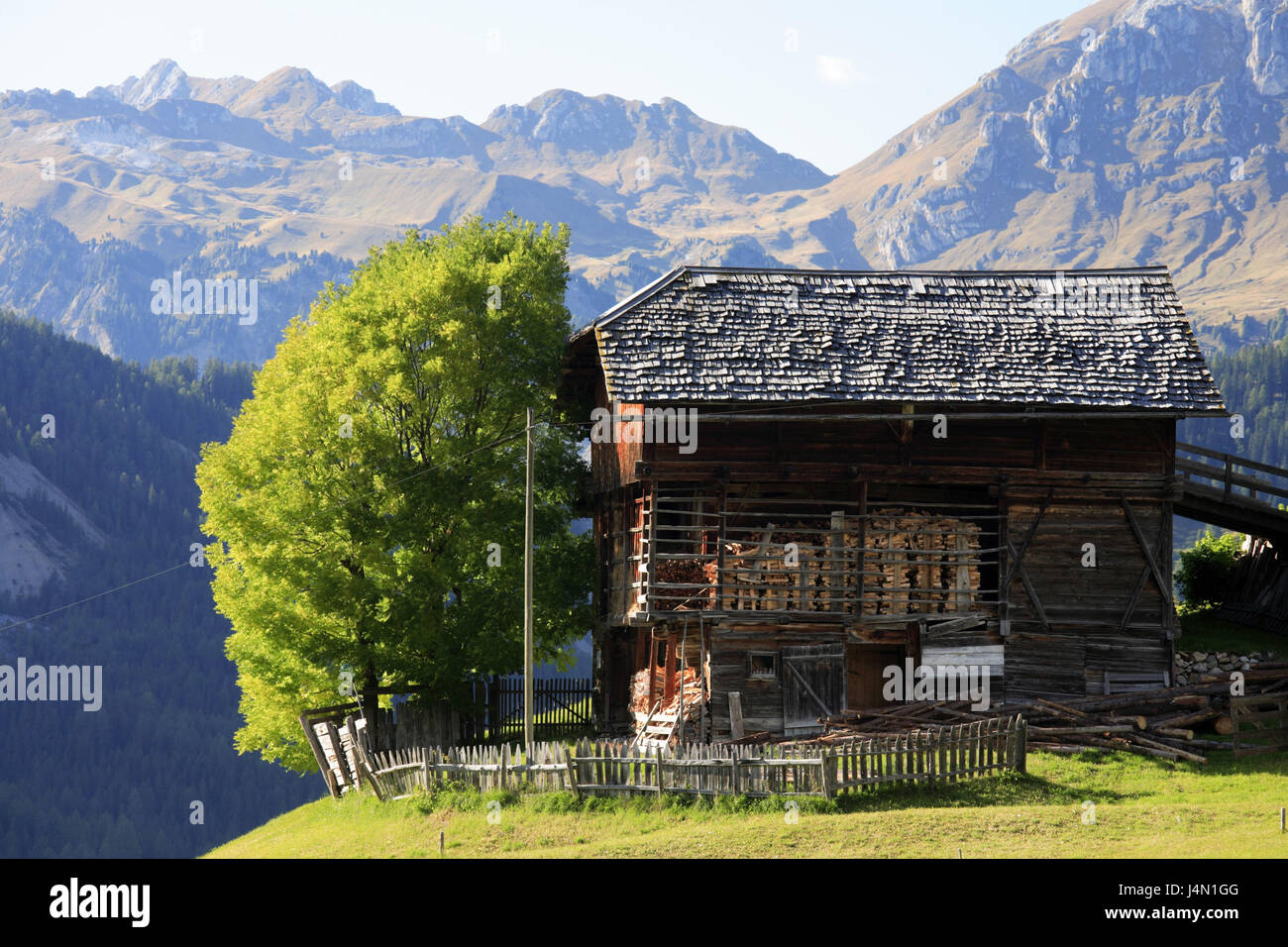 Italy, South Tirol, the Dolomites, abbey valley, mountain farm, autumn ...