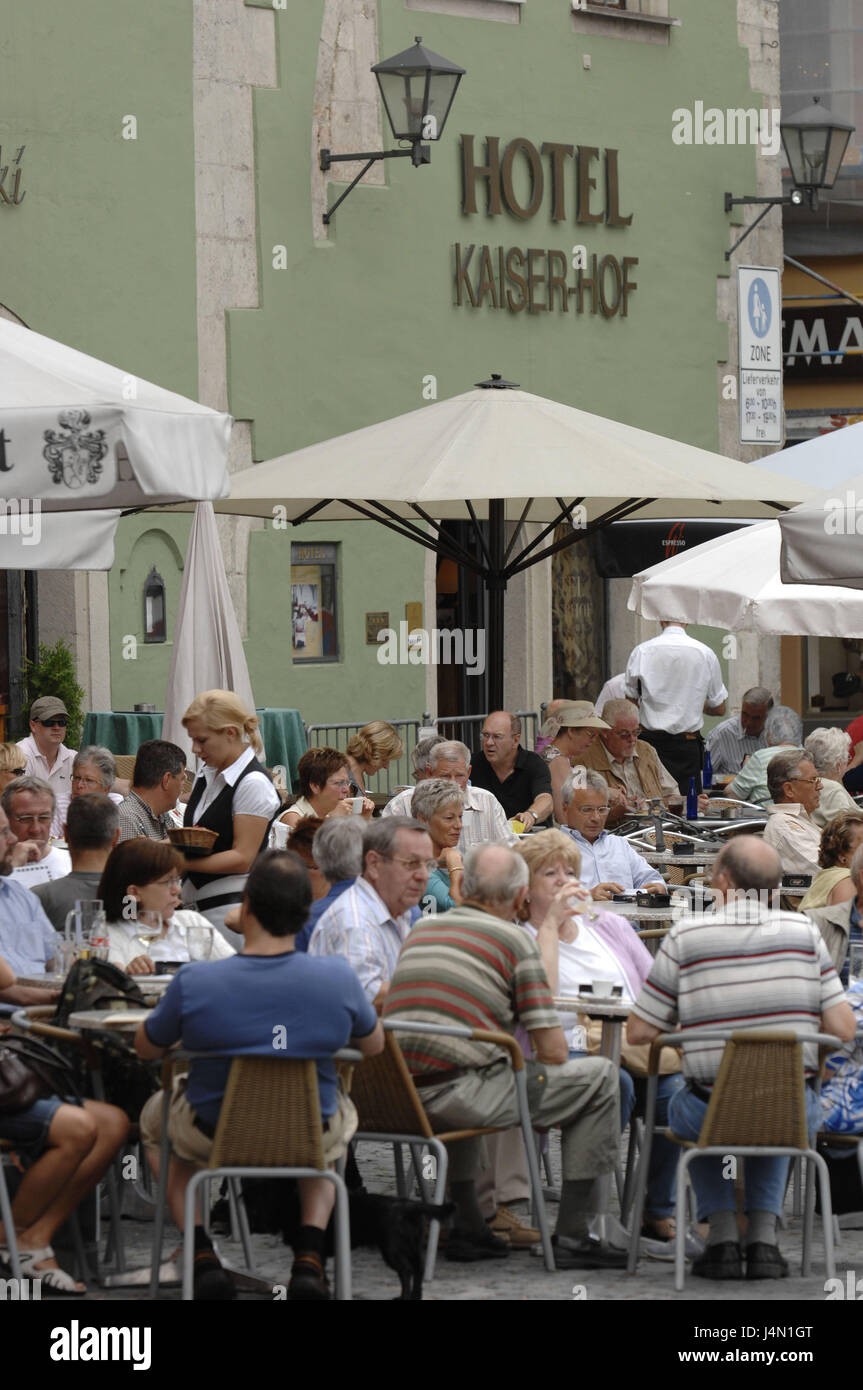 Germany, Bavaria, Regensburg, city centre, street bar, guests, Upper ...
