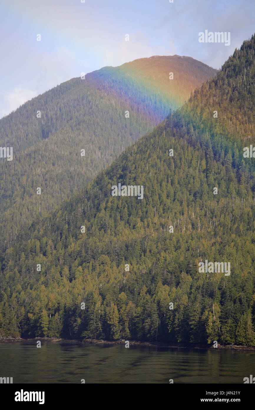 Canada, British Columbia, Great Bear Rainforest, coastal scenery ...