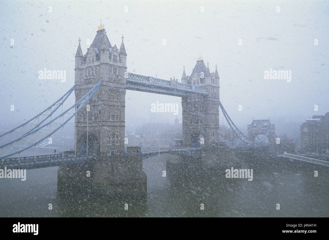 Great Britain, England, London, Tower Bridge, blizzard Stock Photo - Alamy
