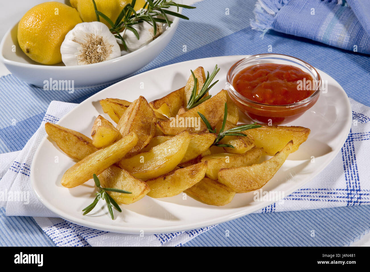 Plate, potato cracks, sauce, food, snack, potato corners, baked ...