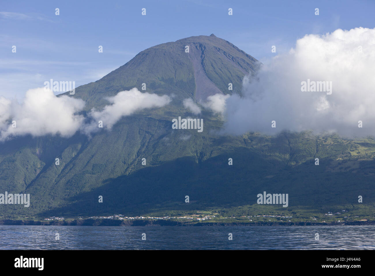 Ponta do pico volcano hi-res stock photography and images - Alamy