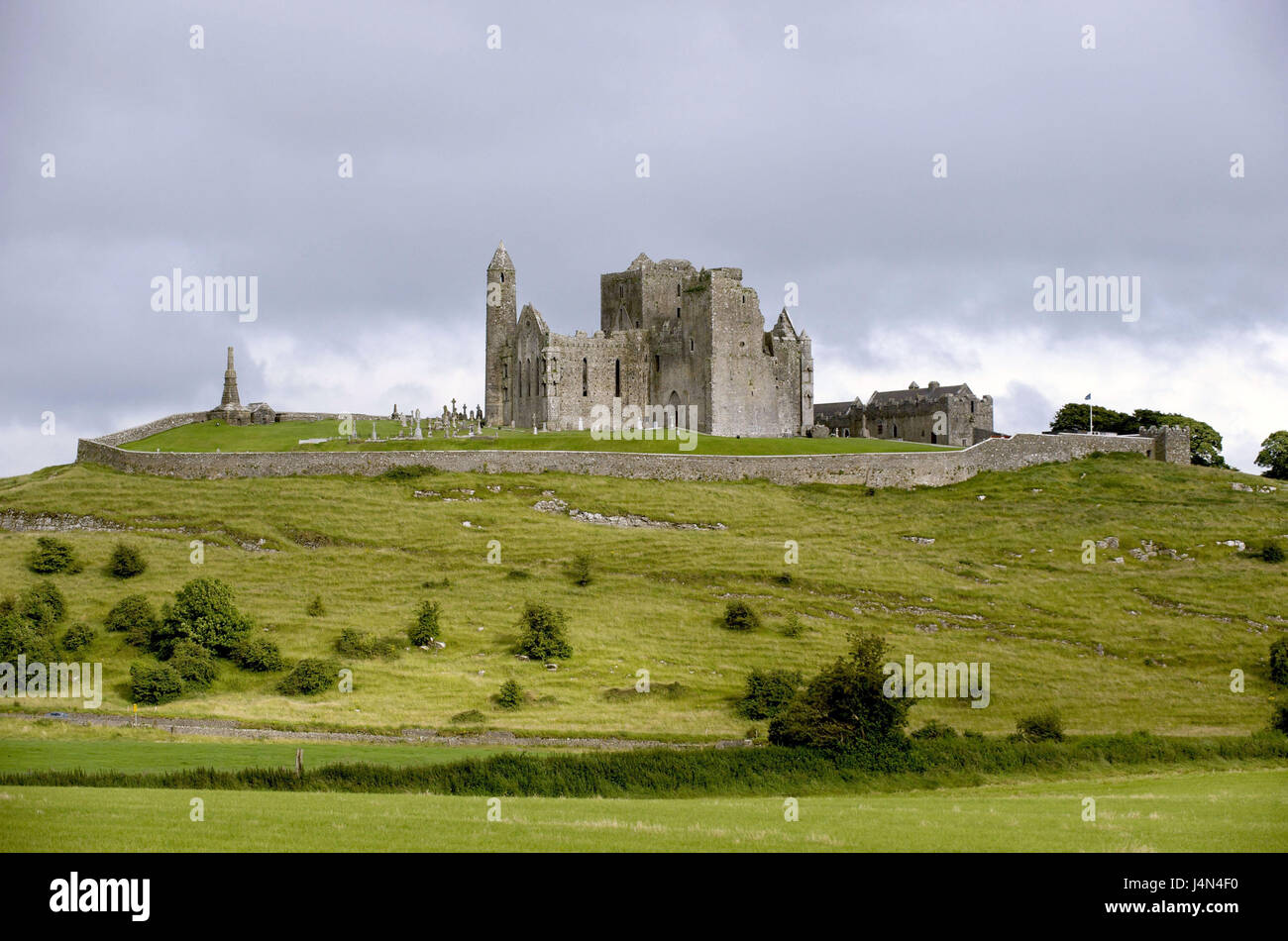 Rock Of Cashel Ireland High Resolution Stock Photography and Images - Alamy