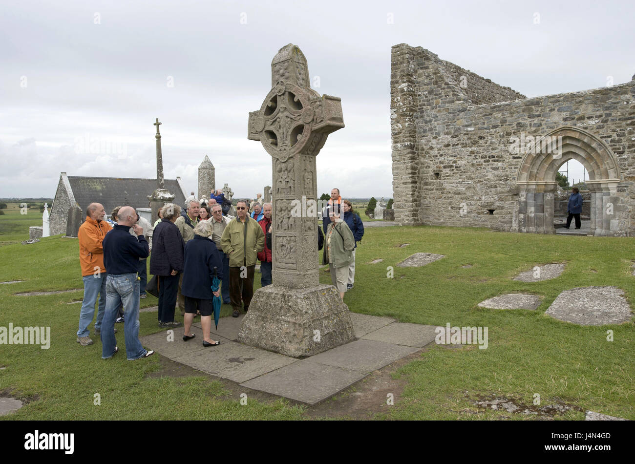 Ireland, Leinster, county Offaly, Clonmacnoise, cemetery, cross, cross ...