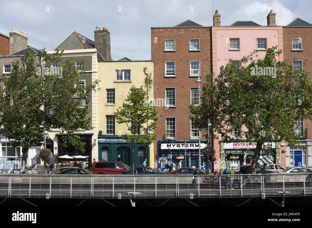 Dublin quay hi-res stock photography and images - Alamy