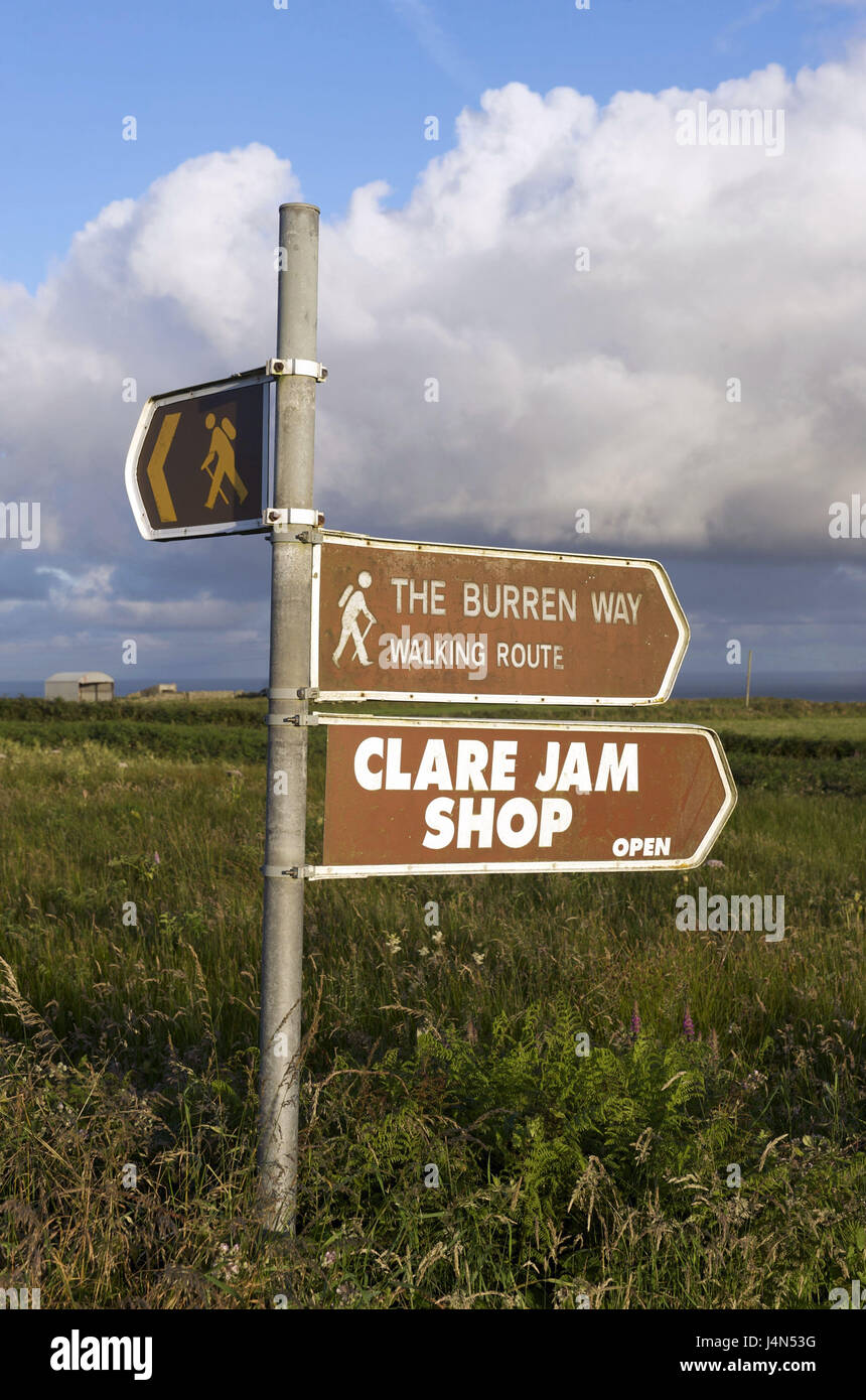 Ireland, Munster, county Clare, with Doolin, signpost Stock Photo - Alamy