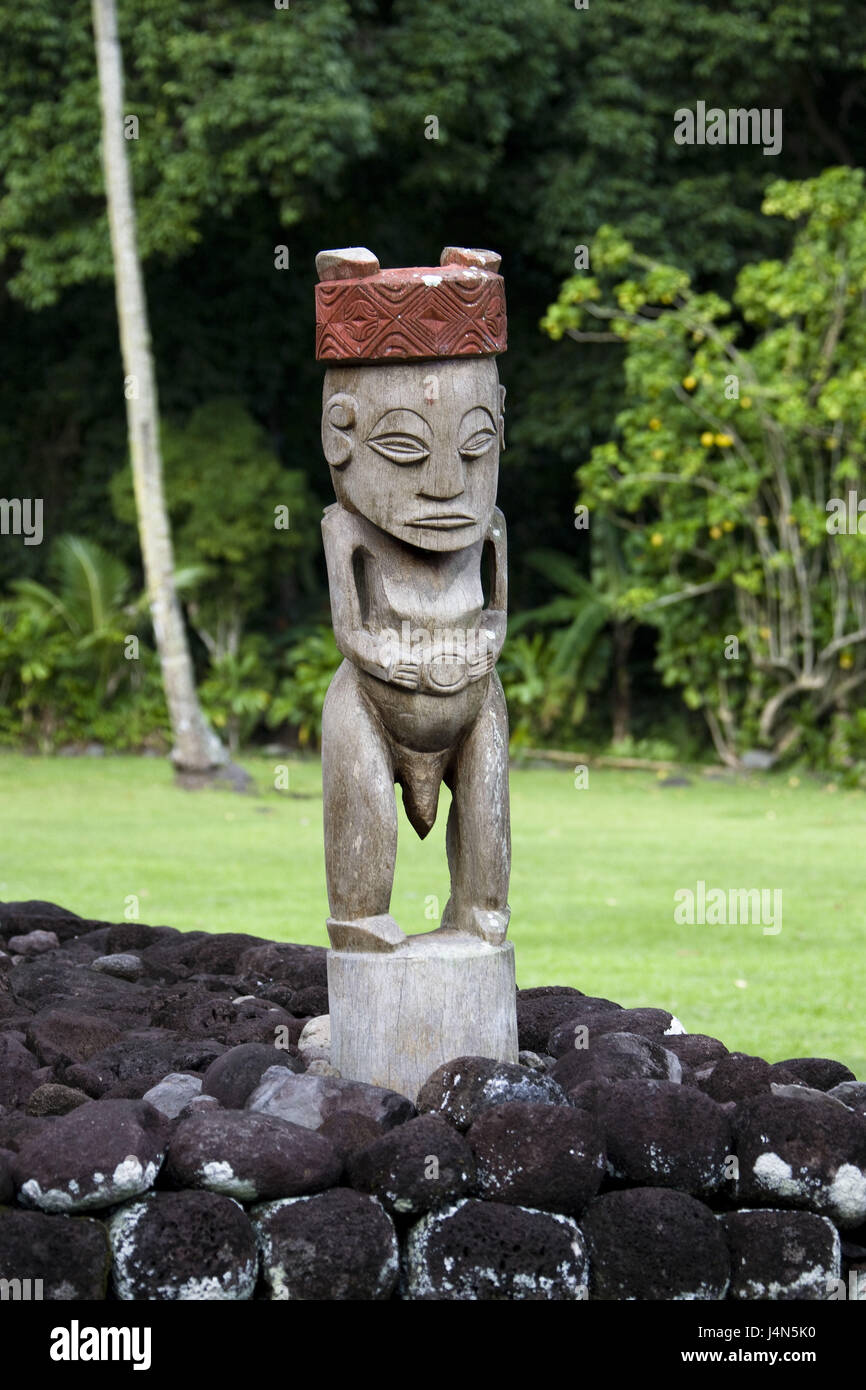 French Polynesia, Tahiti, Tahiti Nui Iceland, Marae Arahurahu, temple ...