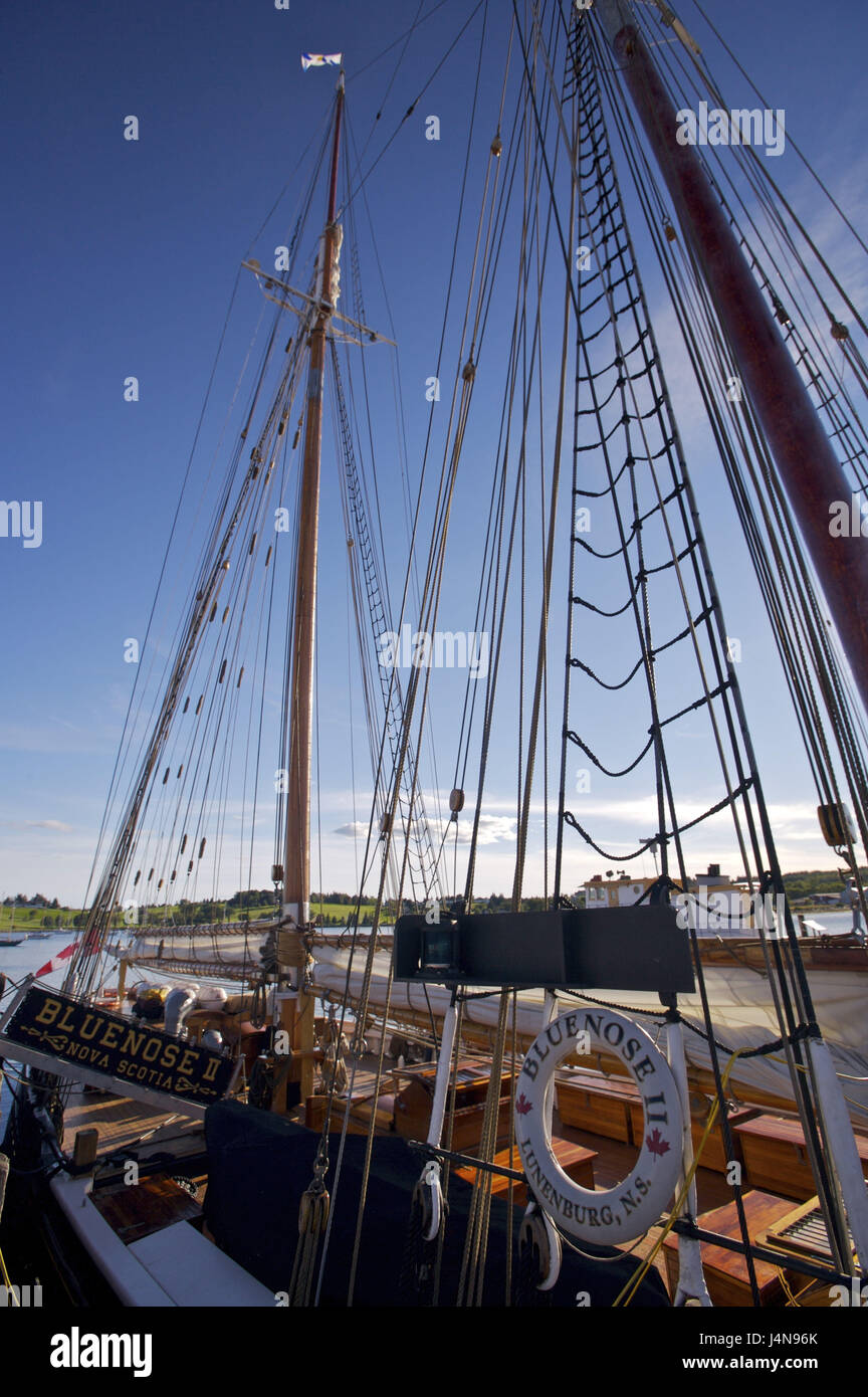Bluenose sailing ship hi-res stock photography and images - Alamy