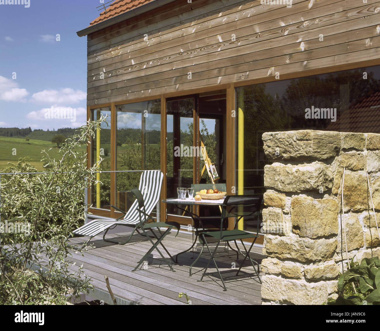 Family scenery hi-res stock photography and images - Alamy