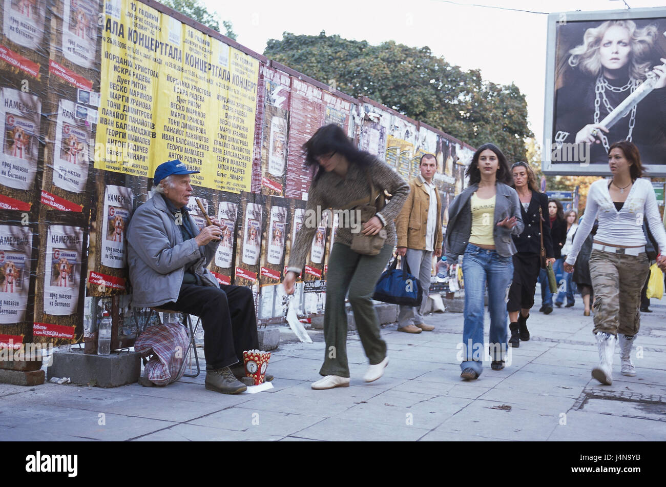 Bulgaria, Sofia, Vitosha street, hoarding, street musician, passer-by, money, give, town ...