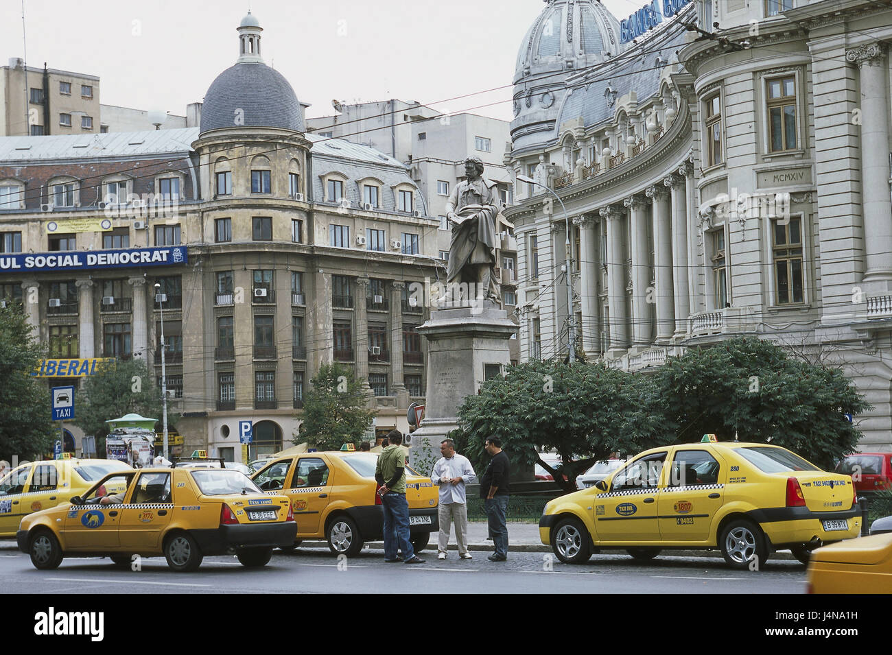 Romania, Bucharest, centre, bank, street scene, taxis, town, capital ...