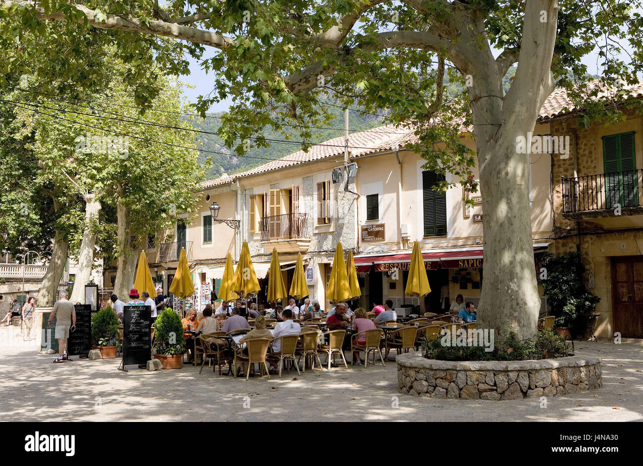 Spain, Majorca, Valldemossa, street cafe, tourist, the Balearic Islands ...