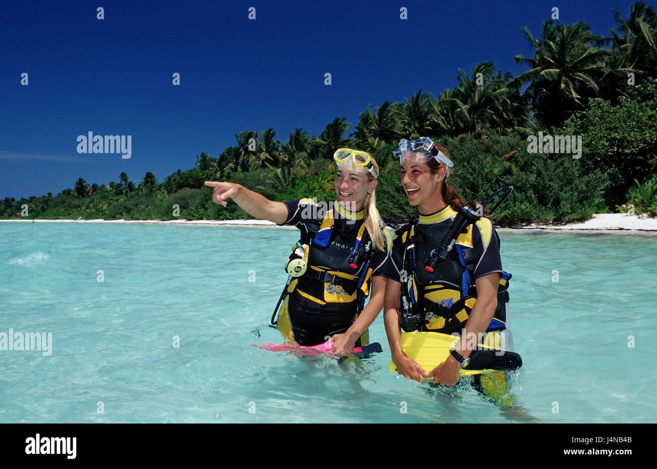 The Maldives, tourists, diving equipment, sea, stand Stock Photo - Alamy