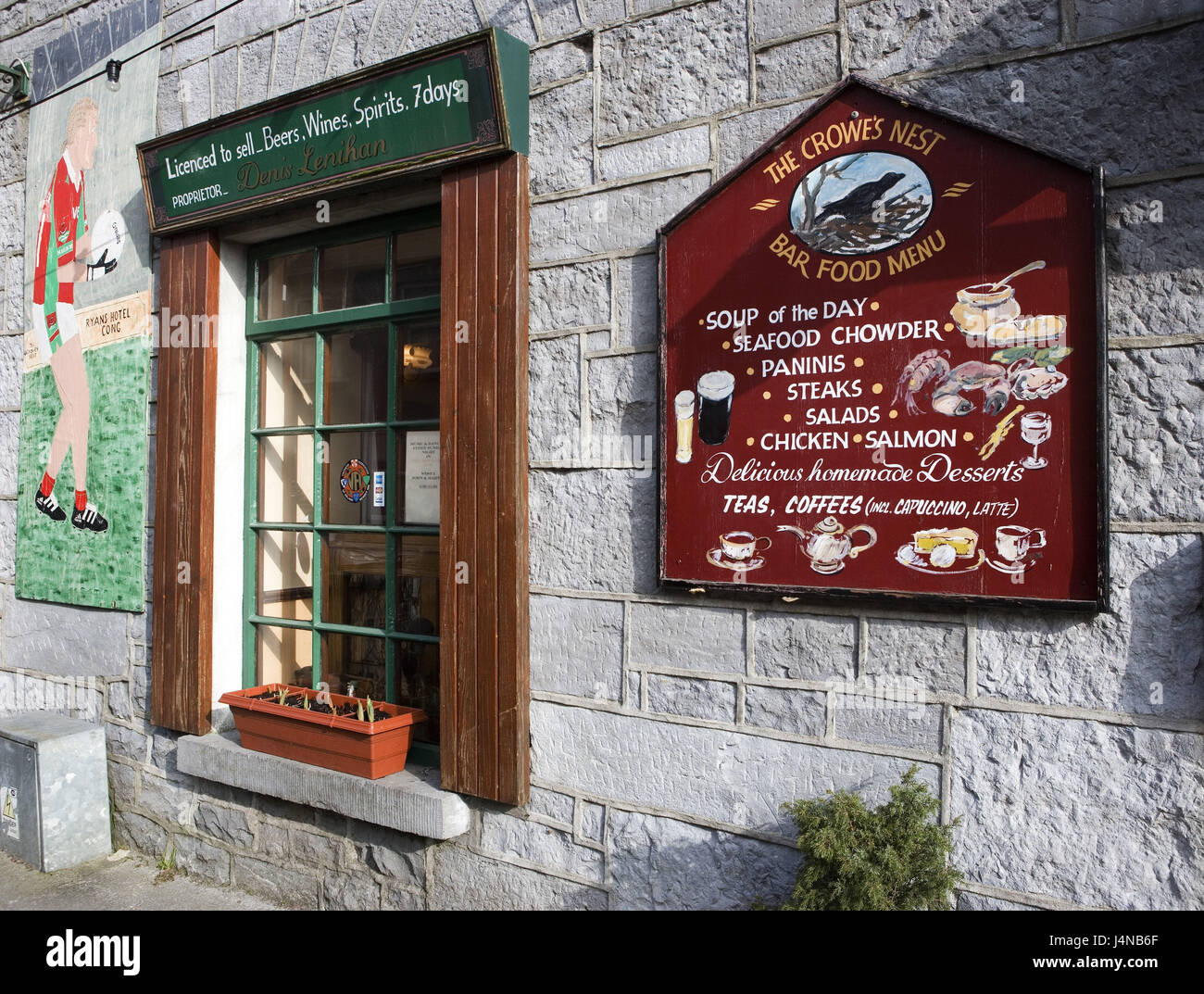 Outside irish bar hi-res stock photography and images - Alamy