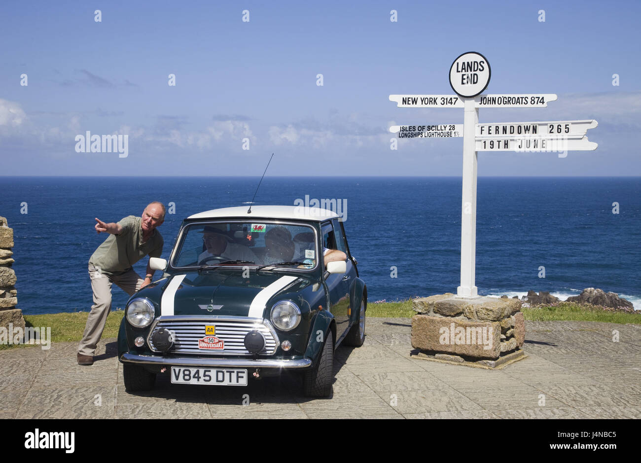 Cornwall road signs hi-res stock photography and images - Alamy