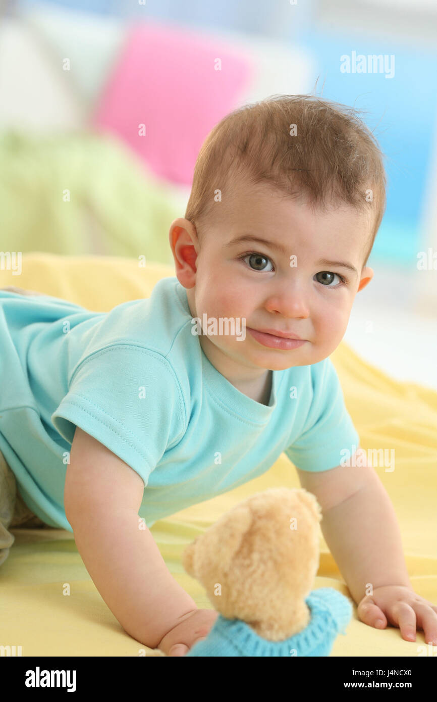 Baby, 8 months, creep, half portrait Stock Photo - Alamy