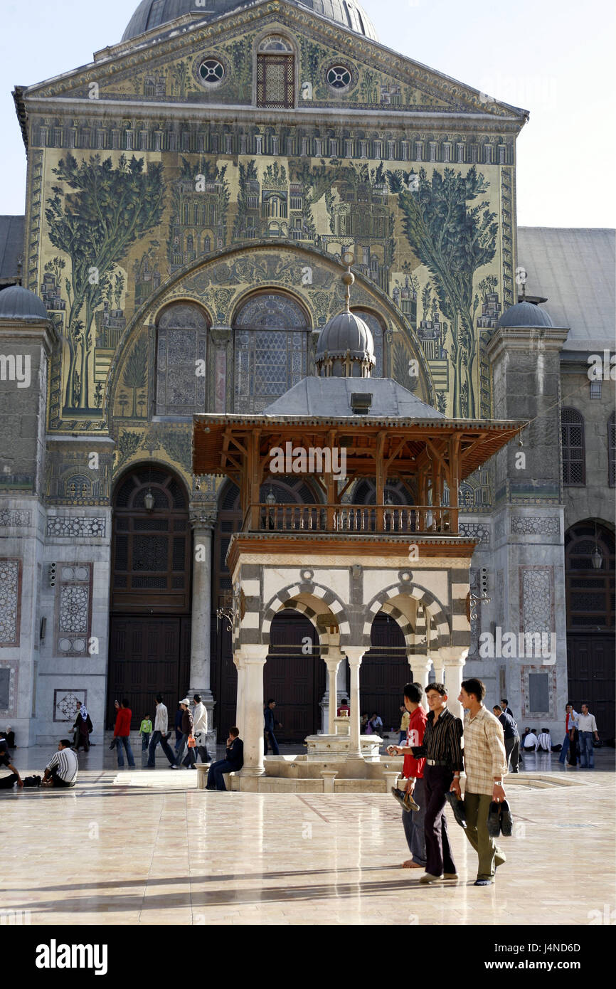 Damascus mosque facade hi-res stock photography and images - Alamy