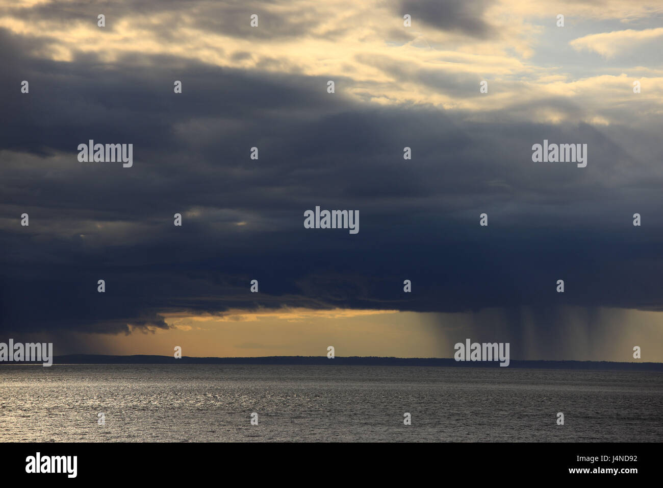 Cook shower hi-res stock photography and images - Alamy