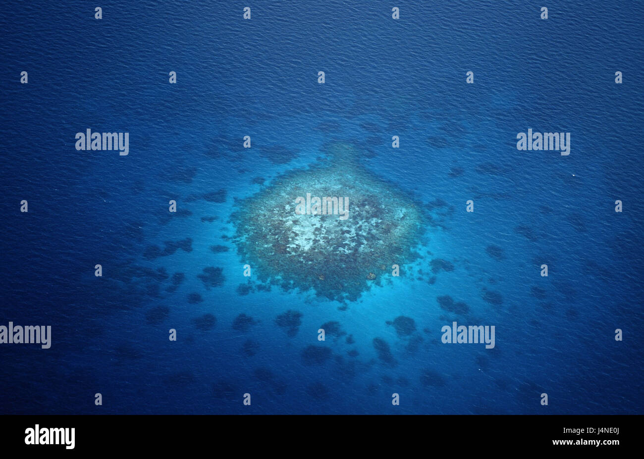 Coral reefs and islands hi-res stock photography and images - Alamy