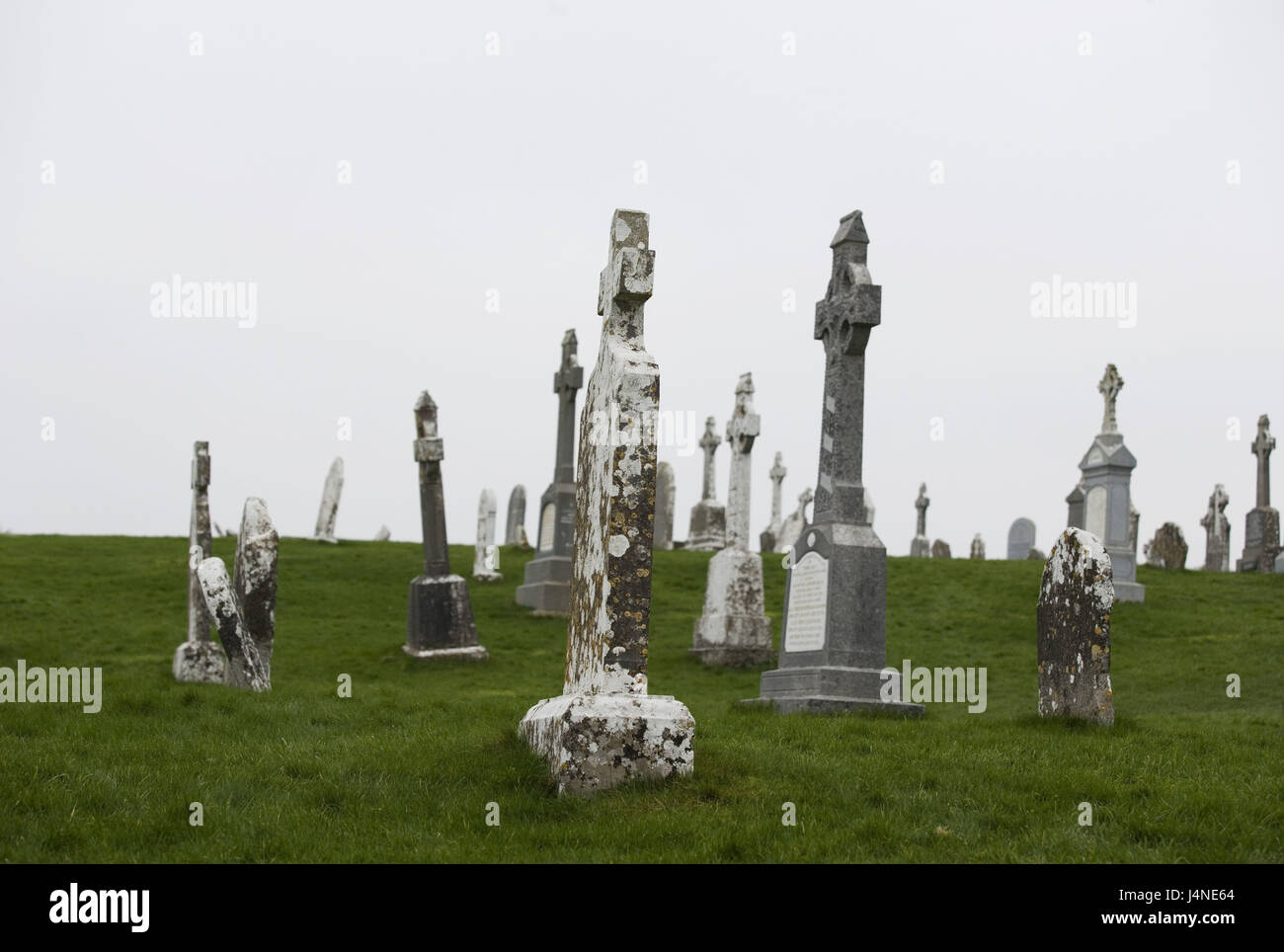 Ireland clonmacnoise cemetery hi-res stock photography and images - Alamy